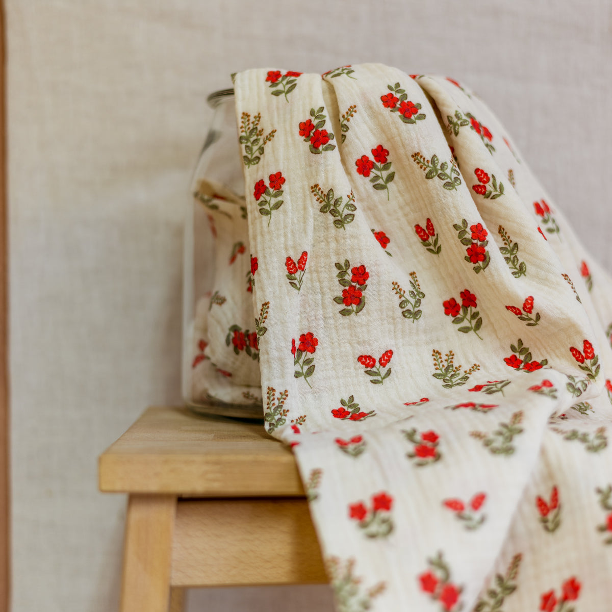 Muslin / Ecru + Red Bouquets – mylittlefabricshop