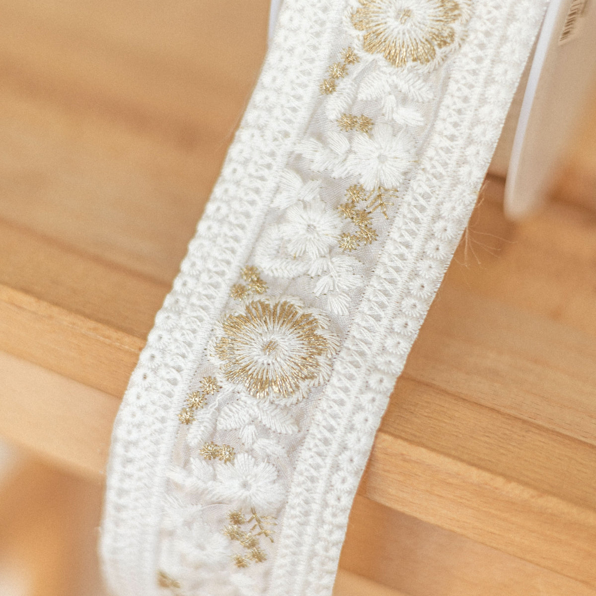 Gold embroidered lace / 50 mm – mylittlefabricshop