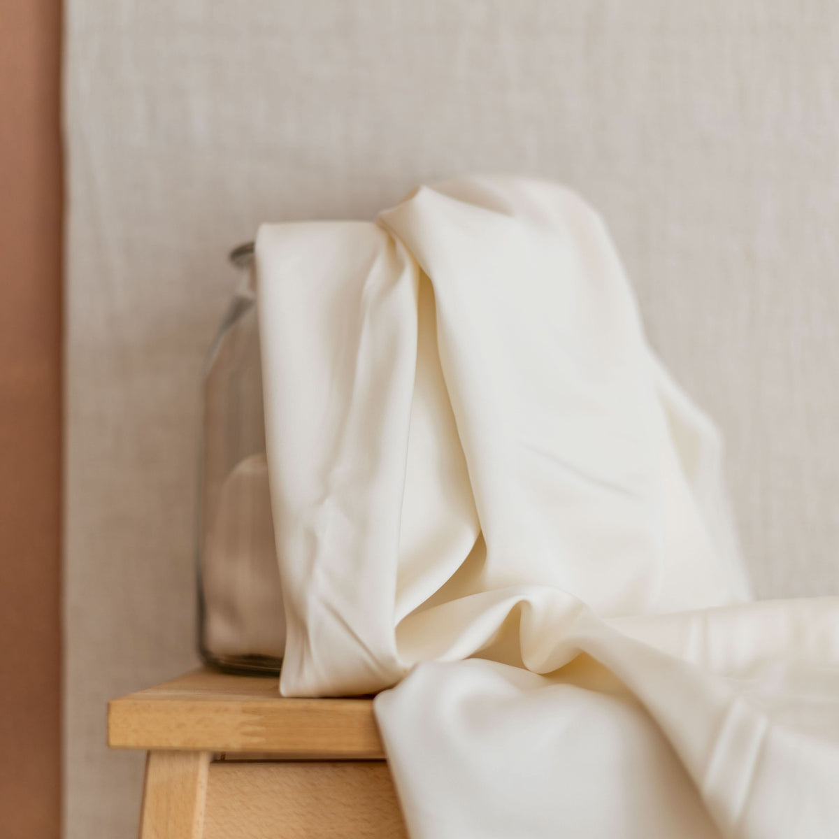 Krep saten / Ecru – mylittlefabricshop